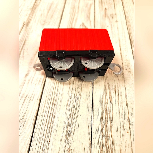 Thomas The Train | Toys | Red Cargo Car Boxcar Freight Train Thomas ...